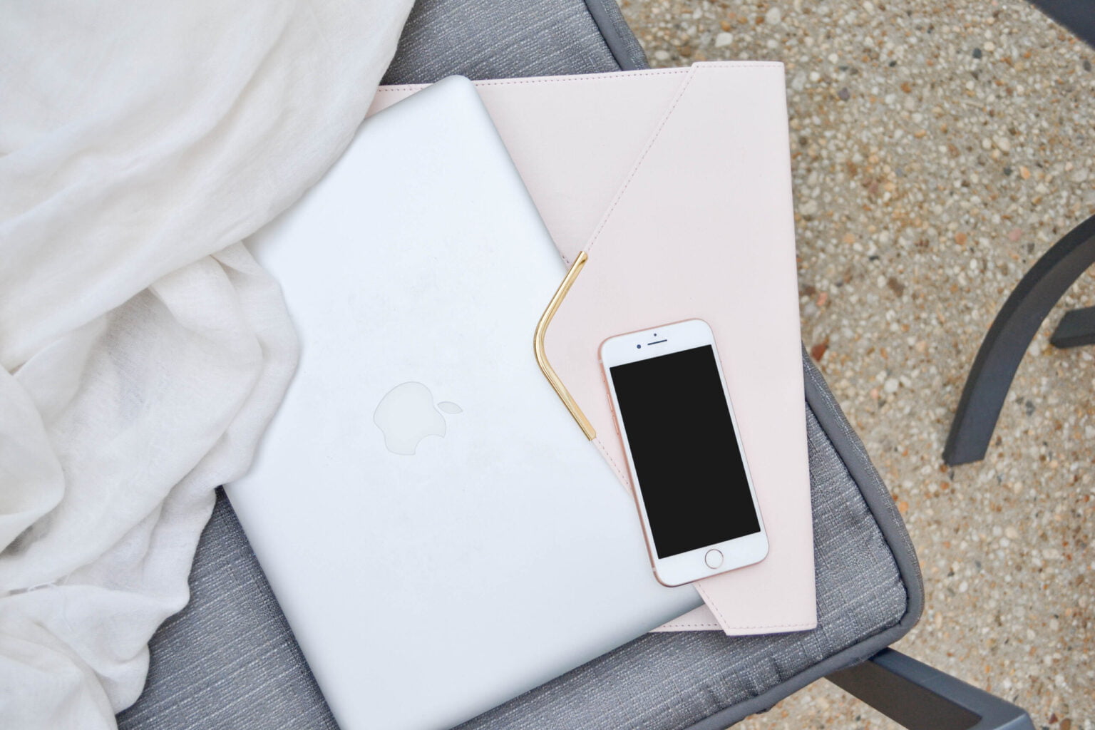 17 Ways to Break Free From Feeling Trapped in Life