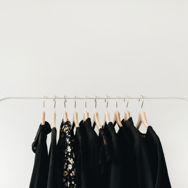 7 Minimalist Clothing Brands for The Everyday Minimalist