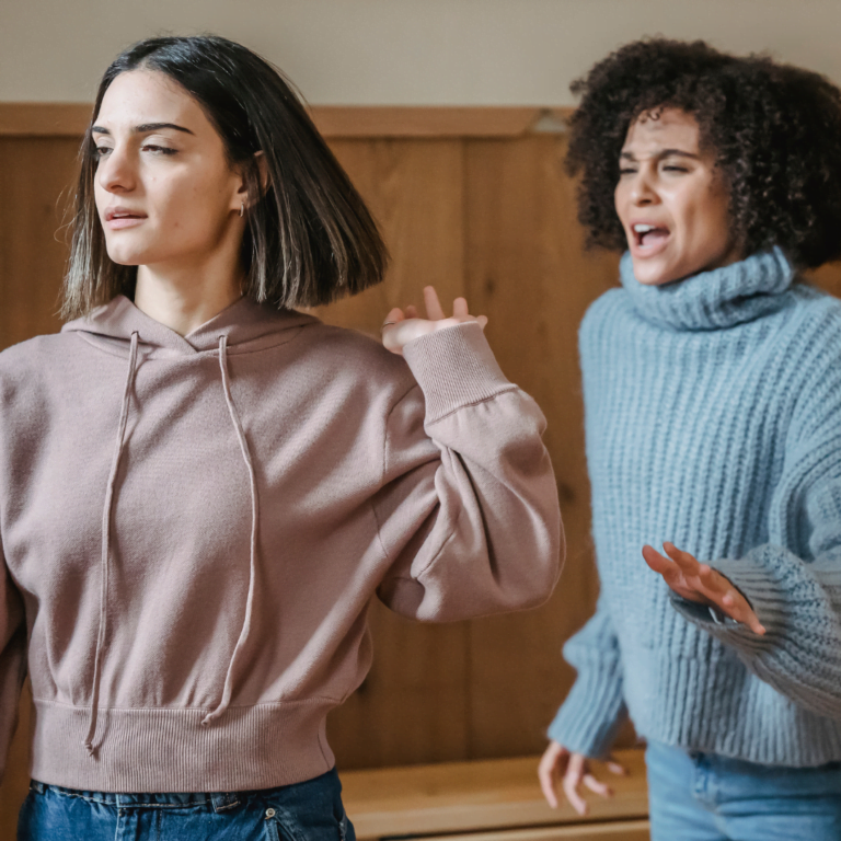 15 Signs You Are Dealing With a Rude Person